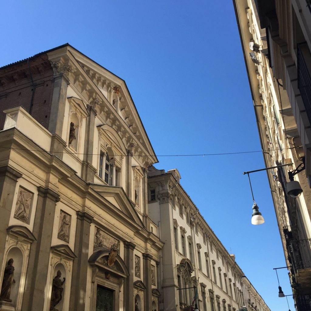 Lush: Una profumata lezione di yoga al MAO di Torino