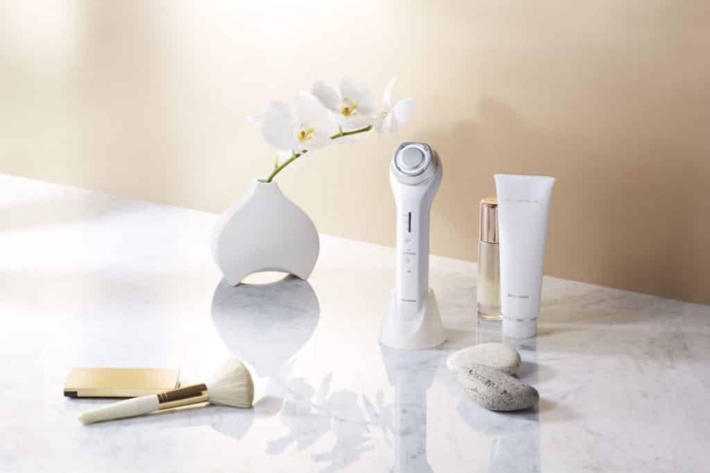 Trattamenti viso: da Panasonic il beauty tool con tecnologia radiofrequenza